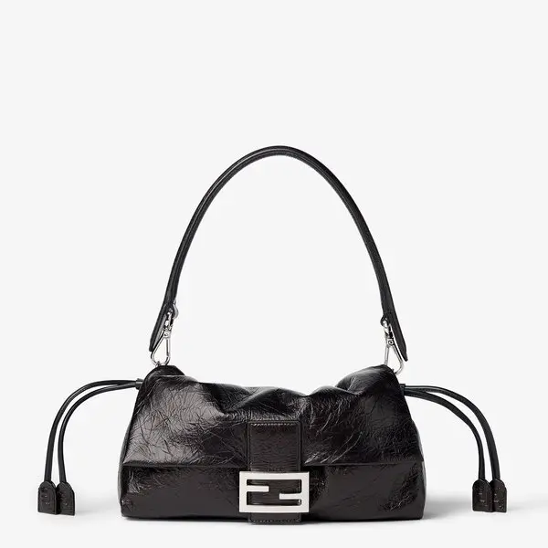 Fendi Baguette® Soft Medium Bag In Crackled Leather - [black]